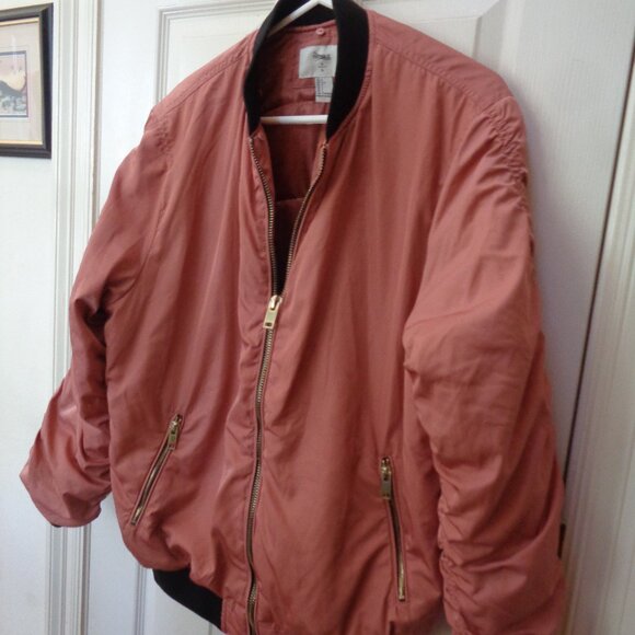 Forever 21 | Jackets & Coats | Forever 2 Rose Pink Gold Bomber Puff ...